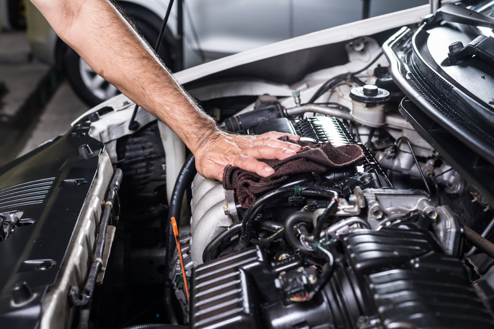 Best Engine Oils for High-Mileage Cars | Top Picks & Tips